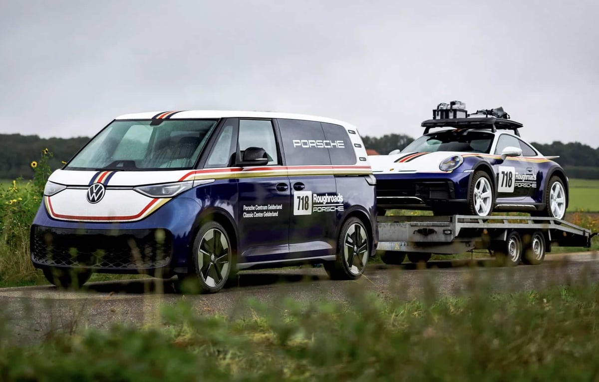 Le Volkswagen ID.Buzz arbore une décoration mythique pour tracter une ...
