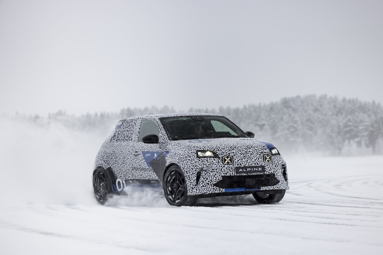 Alpine A290 : les premières photos officielles de la R5 électrique sportive