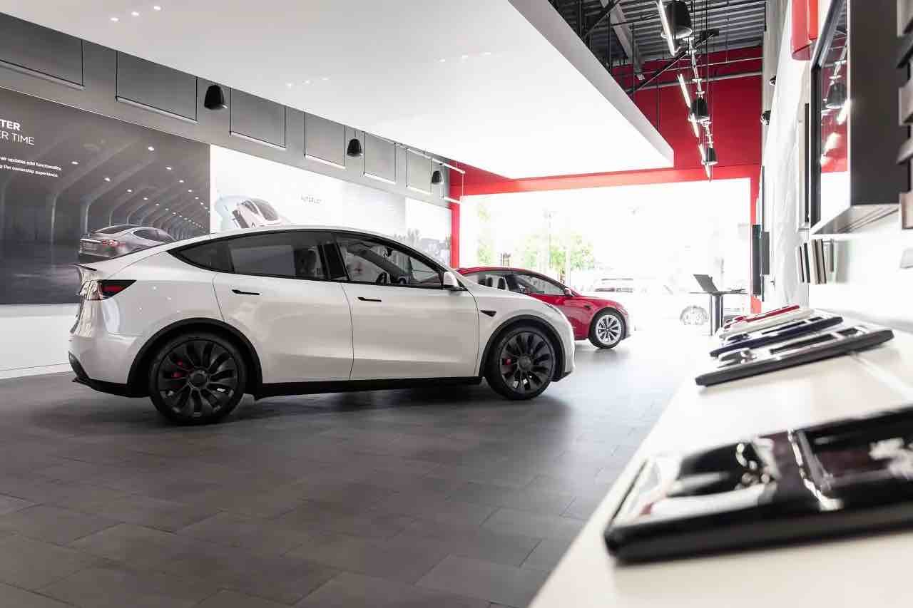 Centres Tesla : quelles ouvertures en France en 2024