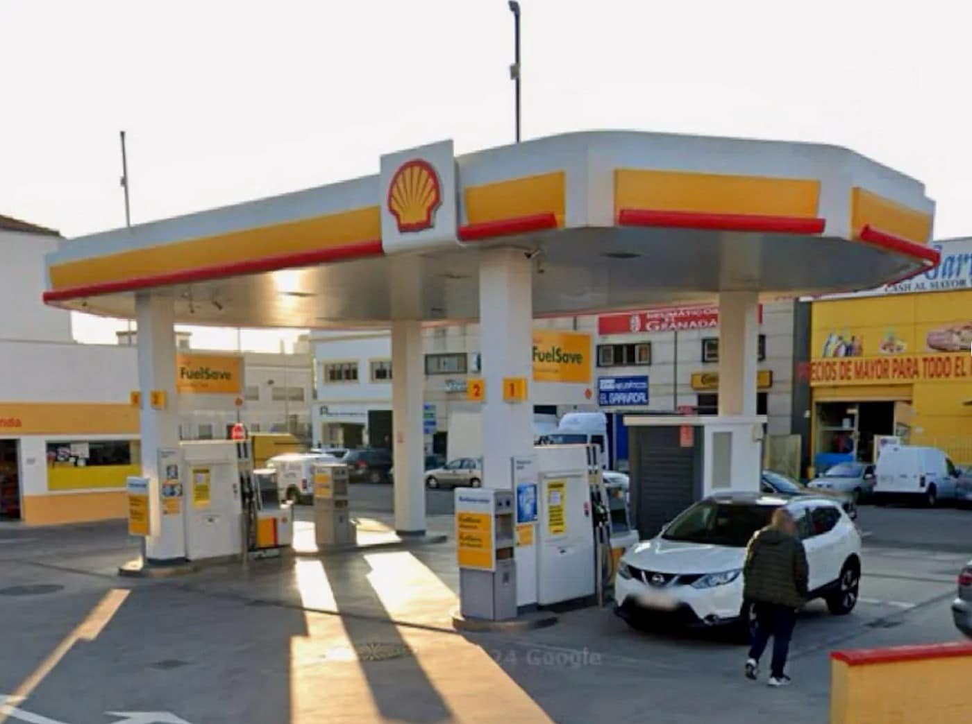 Cette station-service Shell est devenue une station Tesla avec des ...