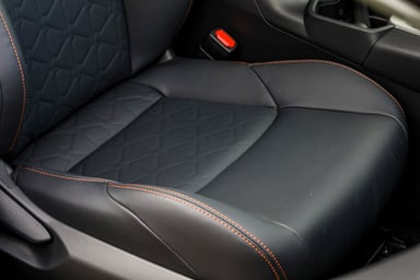 Toyota RAV4 Trail 2023 : ESSAI du SUV hybride au style aventurier