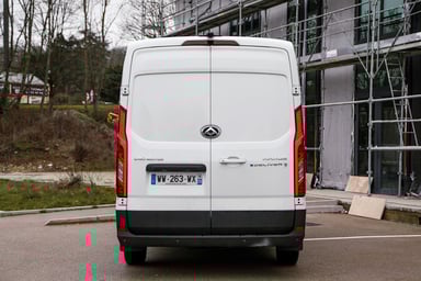Maxus eDeliver9 : ESSAI complet de l'utilitaire électrique suréquipé