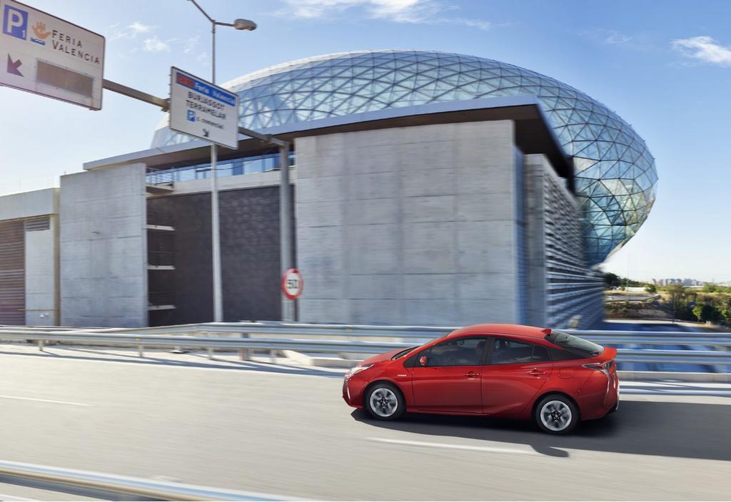 Toyota Prius 4 : les photos officielles