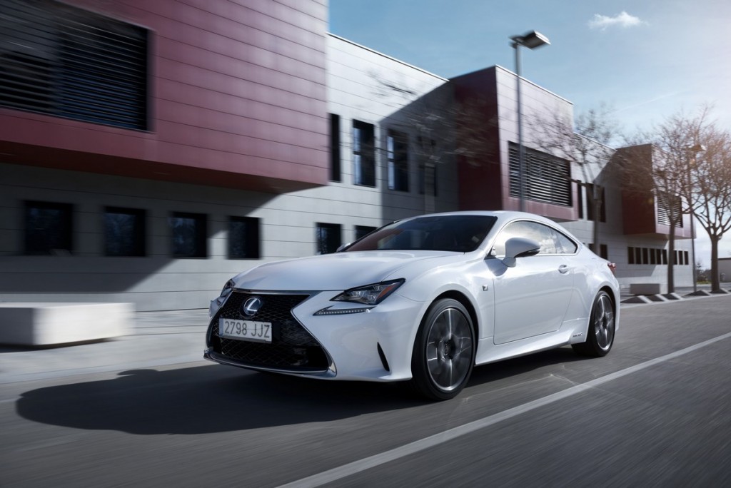 Lexus RC 300h : prix, consommation, fiche technique
