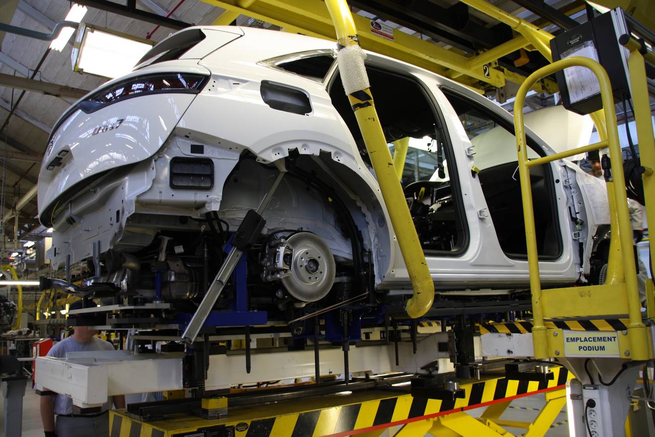 A Sochaux, PSA prépare la production de sa gamme hybride rechargeable