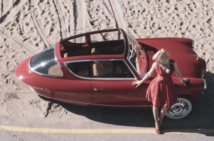 Nobe 100 : une voiture électrique pour Mister Bean