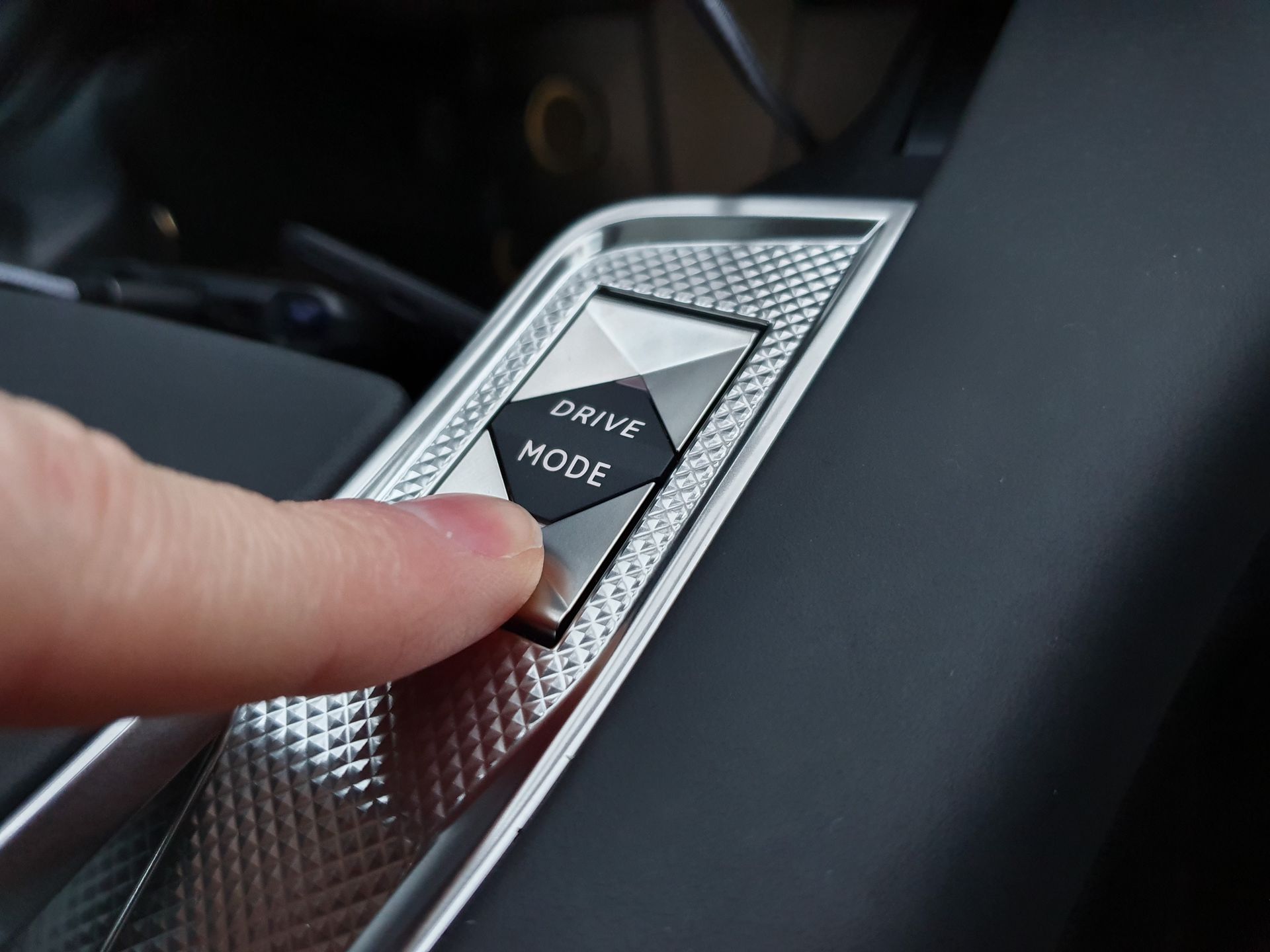 Essai DS7 Crossback E-Tense hybride rechargeable : confort et éclectisme