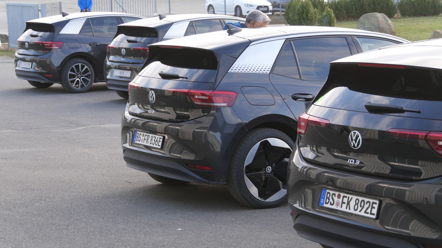 Volkswagen ID3 : premier essai vidéo de la future électrique à succès