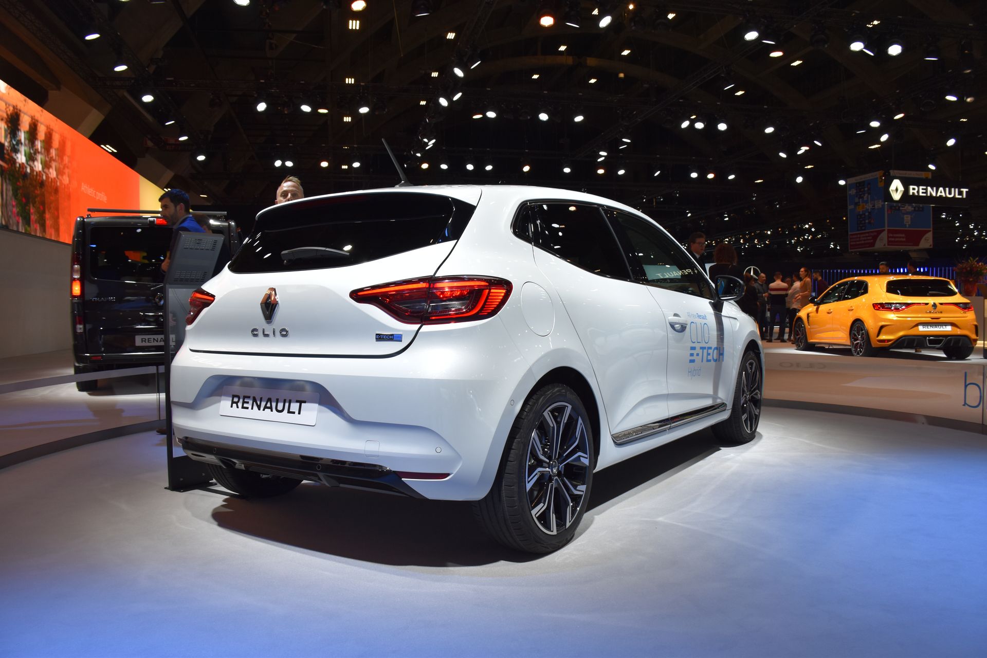 Renault Clio E-Tech hybride : les prix et équipements en détails