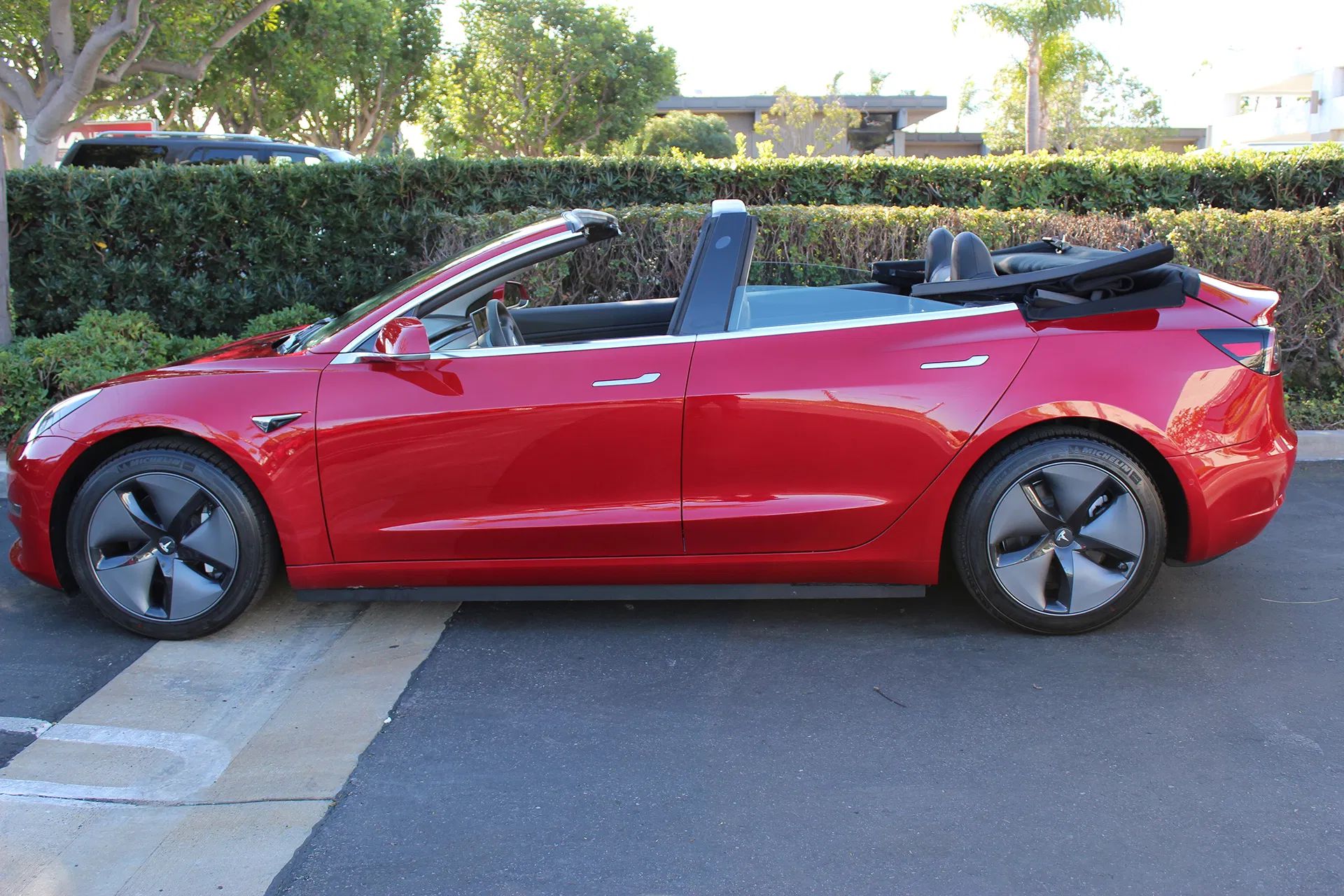 Insolite : en attendant le Roadster II, voici la Tesla Model 3 Cabriolet