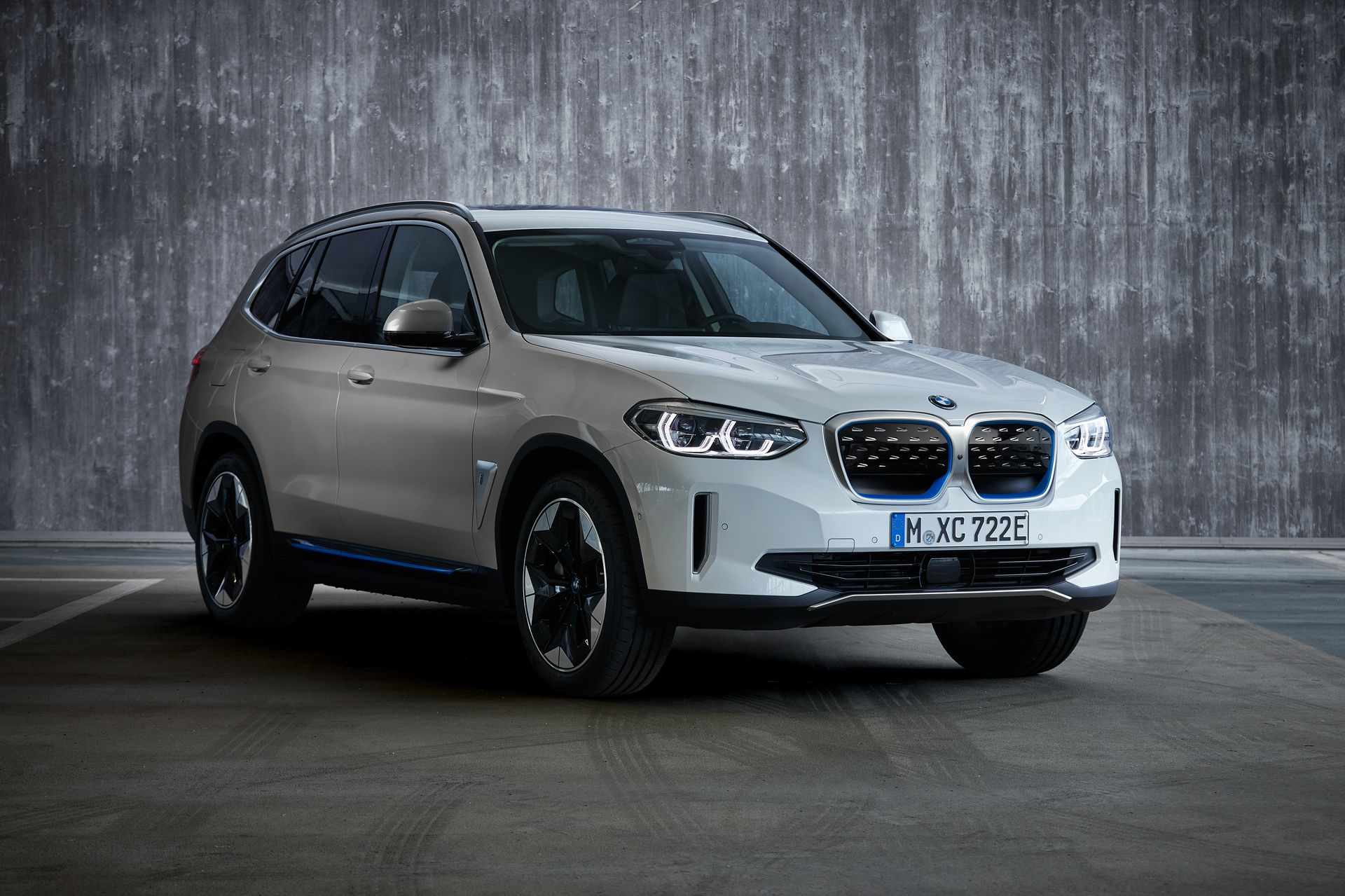 BMW iX3 : commercialisation, autonomie, performances, prix