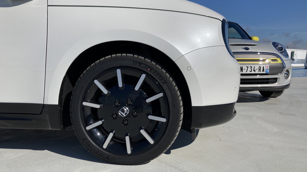 Essai Honda e VS Mini Cooper SE : le match des citadines électriques