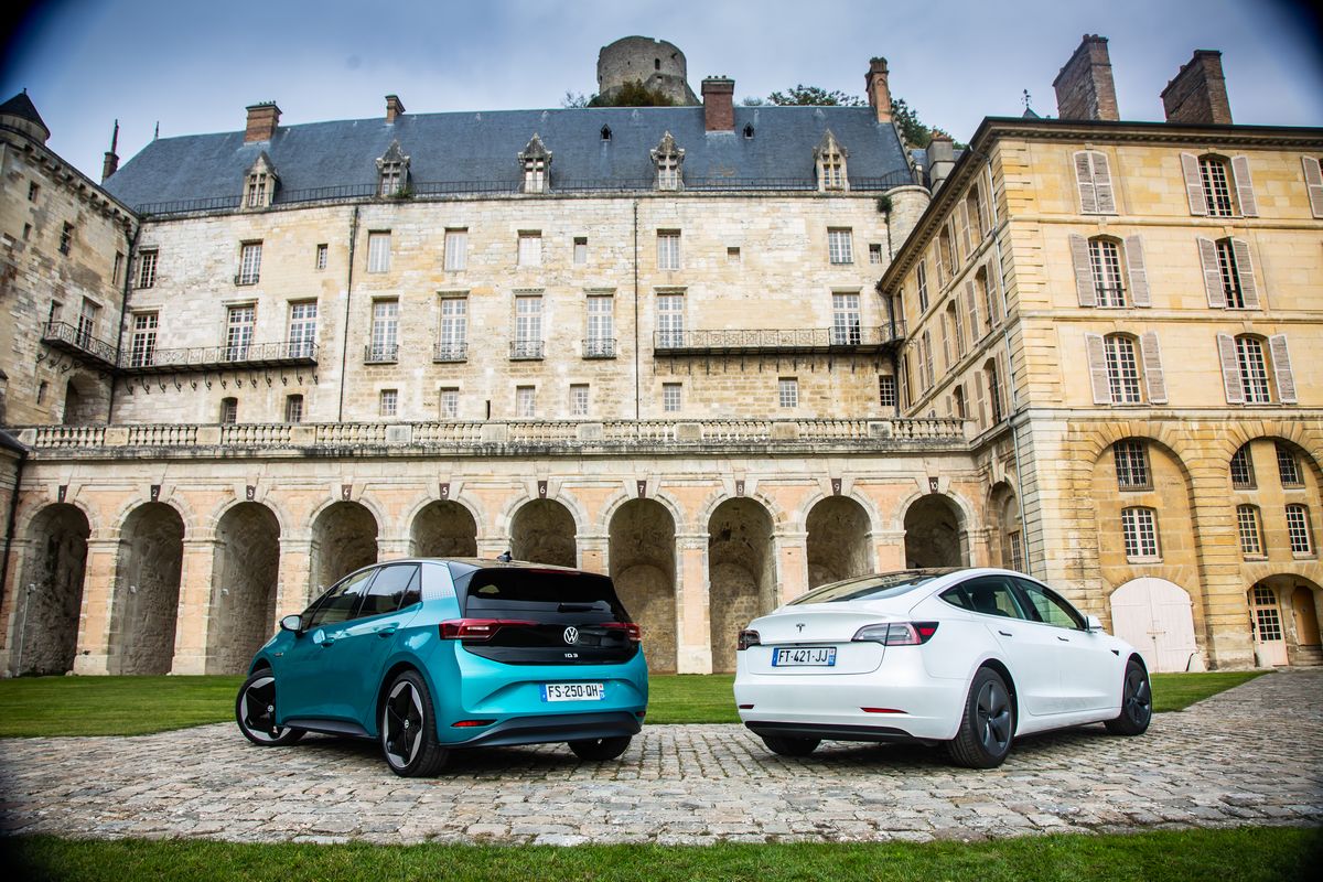 Volkswagen ID.3 vs Tesla Model 3 : essai comparatif exclusif