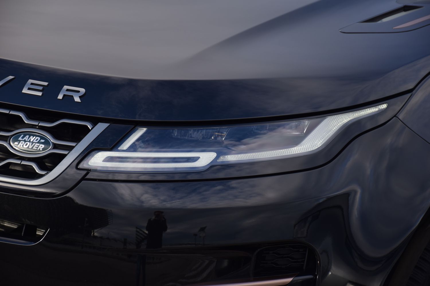 Essai Range Rover Evoque P300e : le très distingué SUV hybride rechargeable