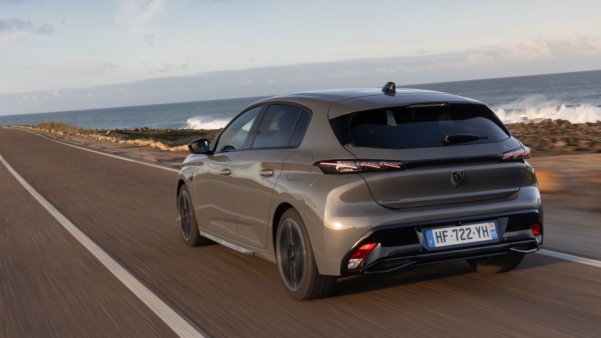 Peugeot 308 hybride rechargeable : commercialisation, prix, performances