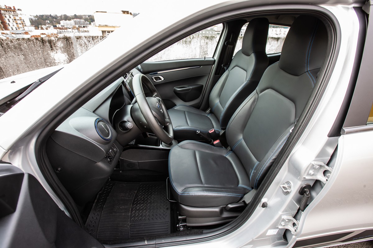 Essai Dacia Spring vs Renault Twingo ZE : quelle est la meilleure des ...