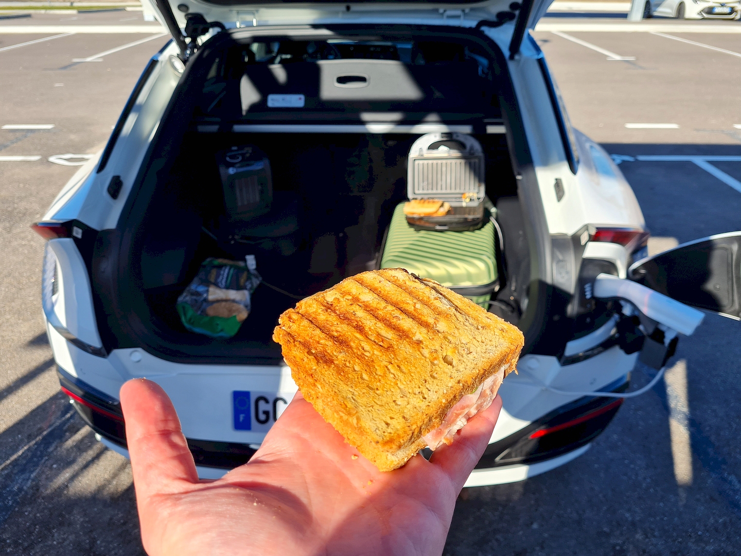 On fait disjoncter le Kia EV6 avec un toaster à paninis