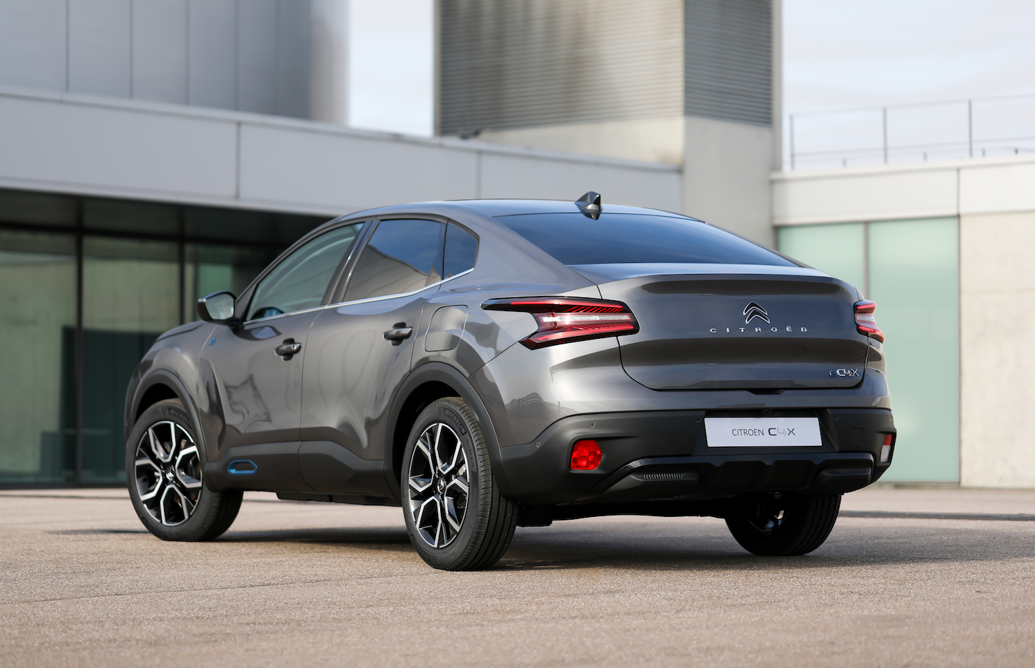 Citroën ë-C4 X : notre découverte de la baby C5 X électrique