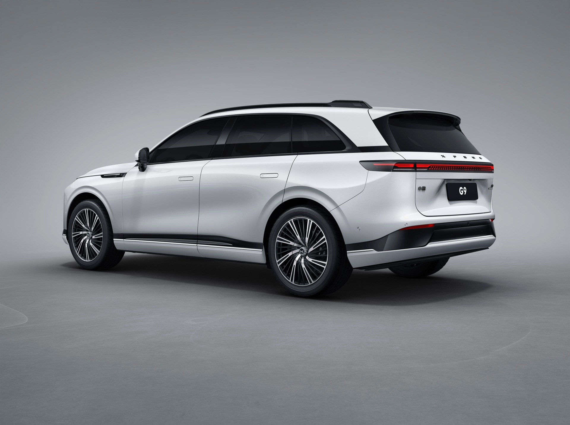 Xpeng lance le SUV électrique G9 avec la charge la plus rapide du monde