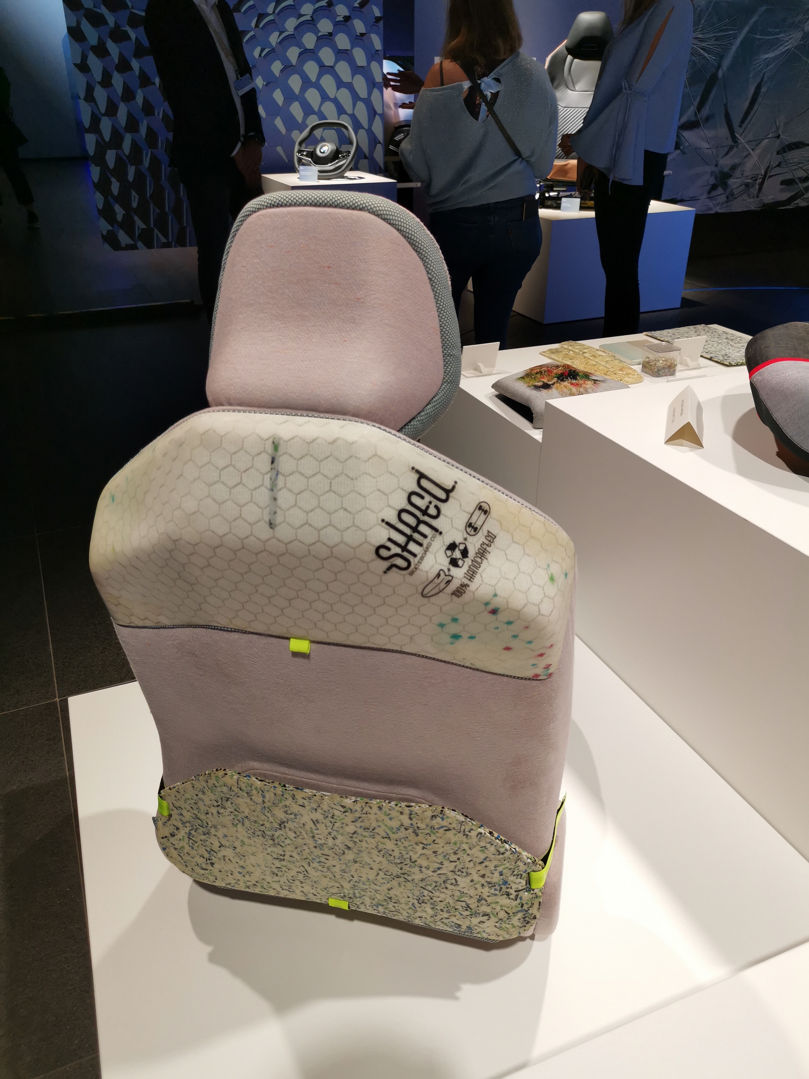 Reportage – BMW : à la découverte des nouveaux matériaux durables de ...