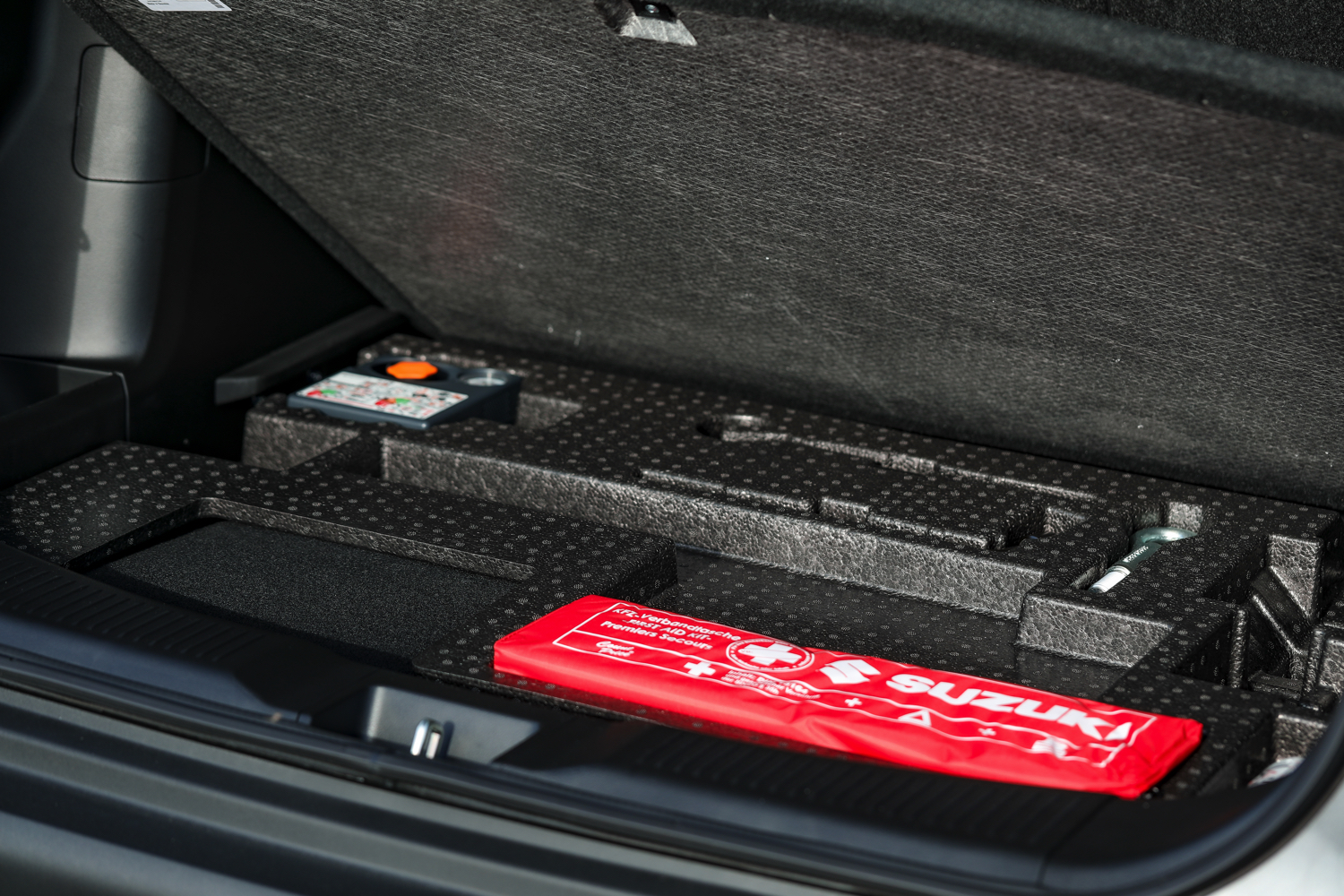 Suzuki S-Cross Hybrid : ESSAI du nouveau SUV auto-rechargeable