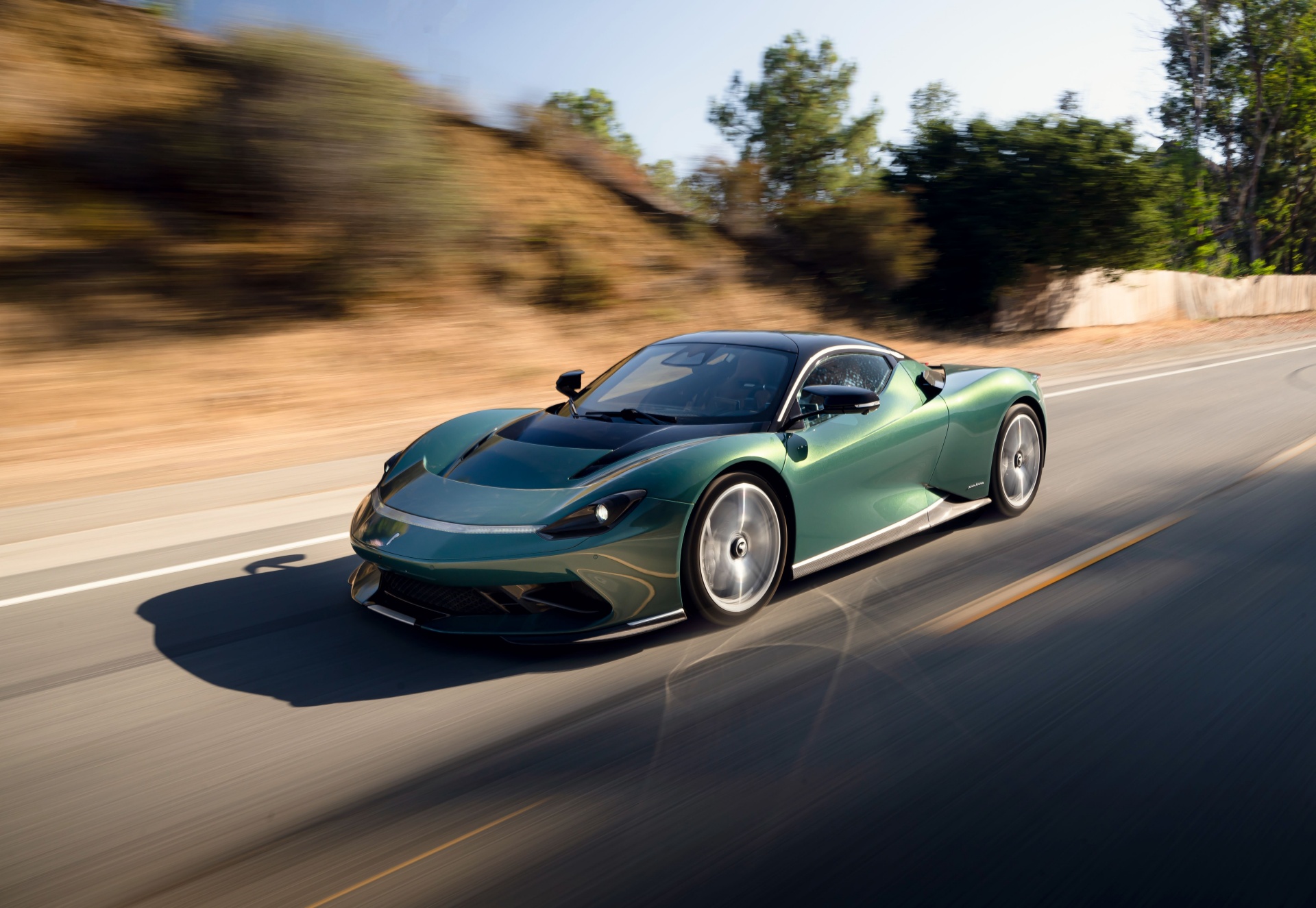 La Pininfarina Battista plus rapide de 0 à 100 km/h que la Rimac Nevera ...