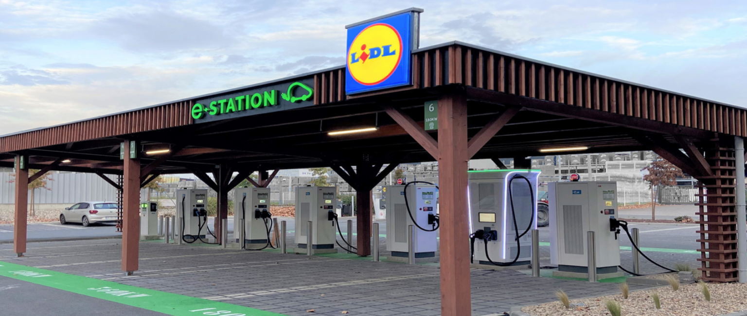 Lidl : quatre stations pour la recharge rapide des véhicules ...