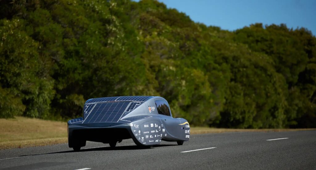 World record - The Sunswift 7 becomes the fastest electric car over ...