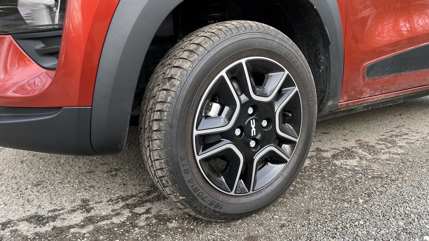 Essai vidéo - Dacia Spring électrique 2023 : mini restylage, maxi inflation