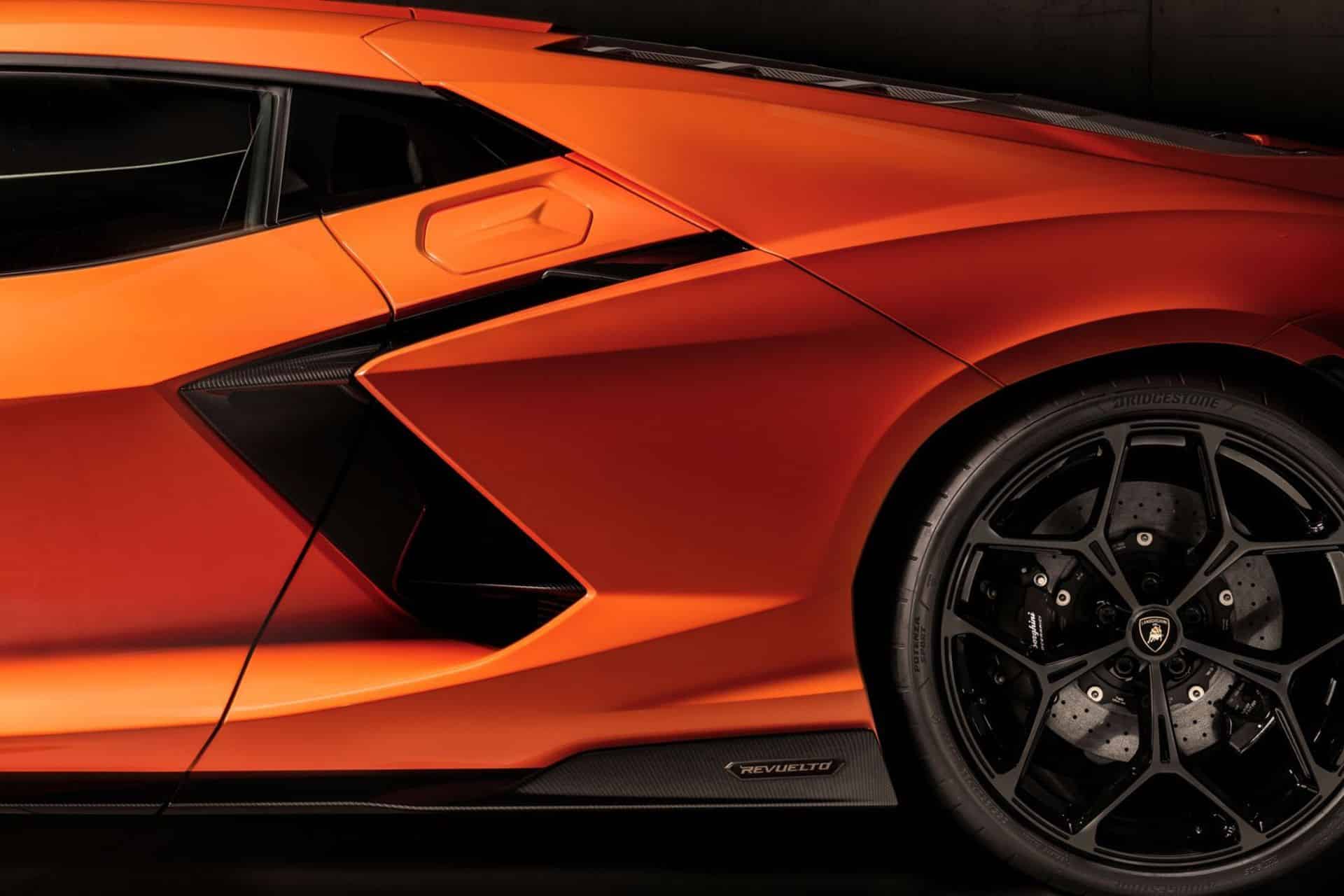 Lamborghini Revuelto