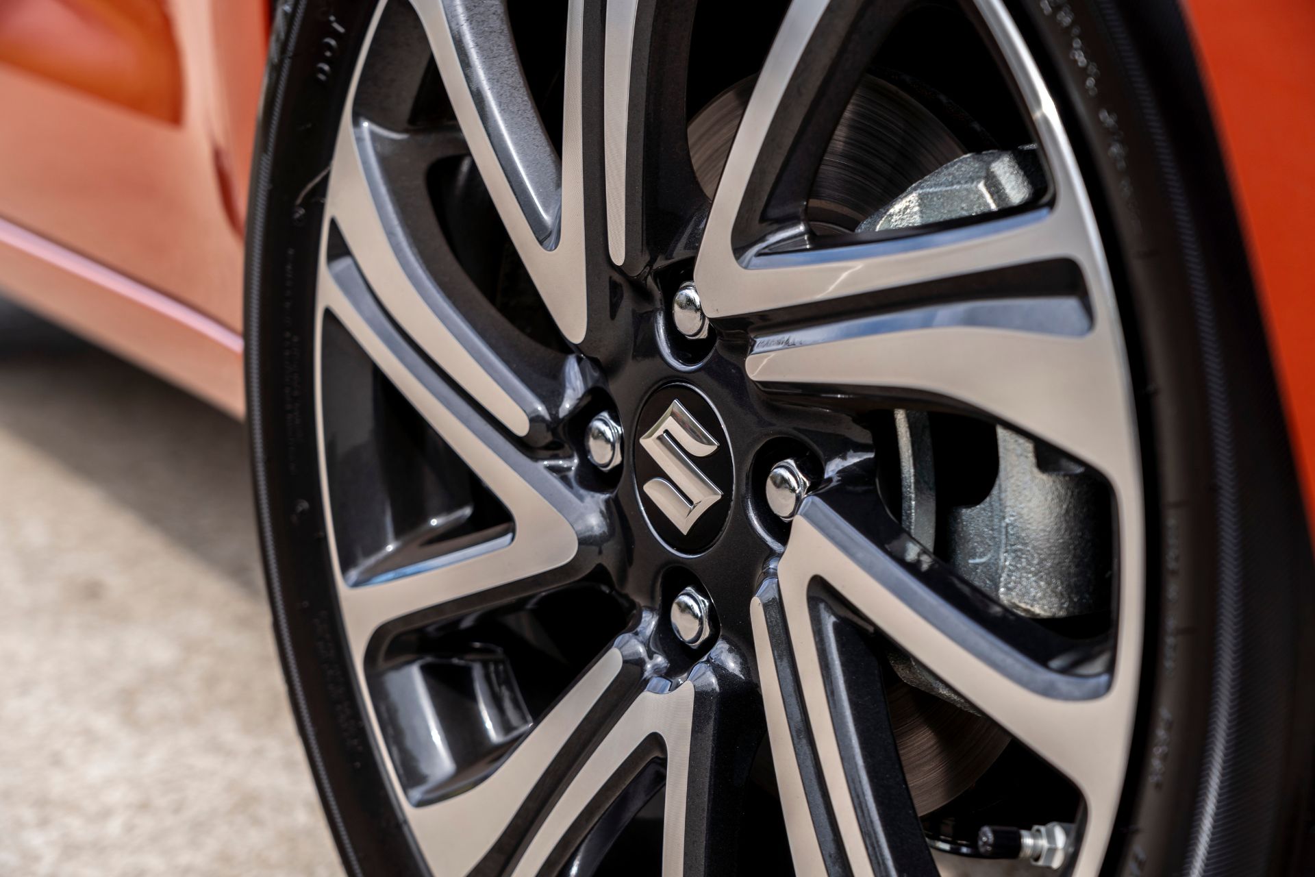 Suzuki Swift hybride : fiche technique