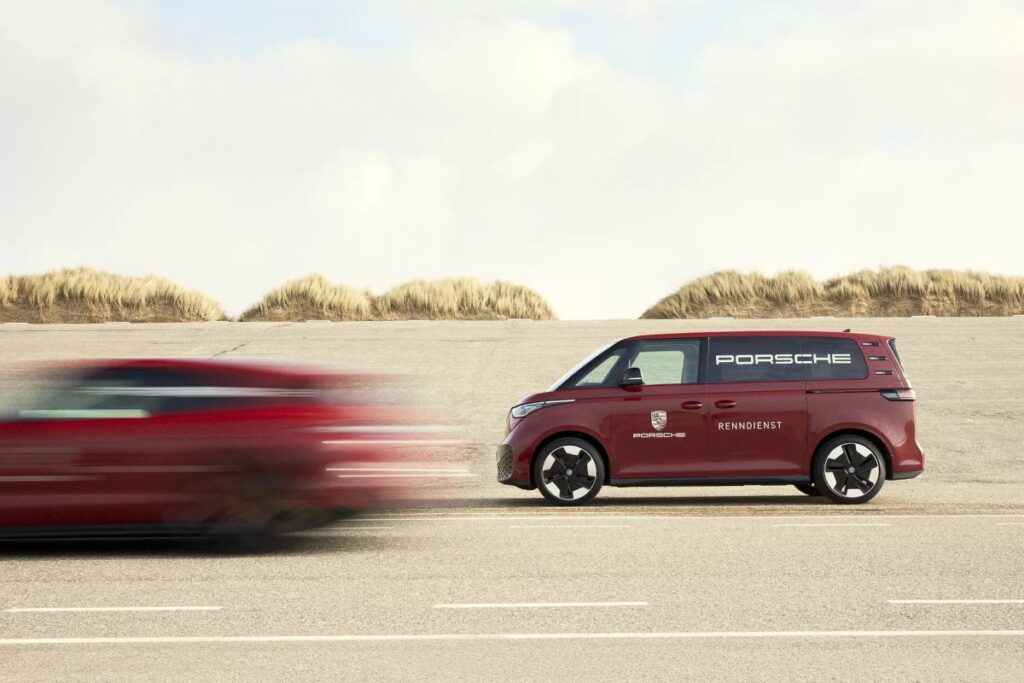 Porsche fait revivre le Renndienst avec un Volkswagen ID. Buzz