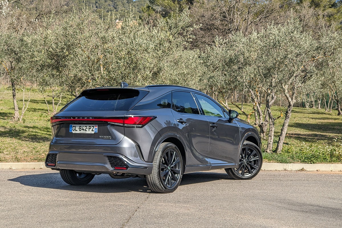 Essai - Lexus RX 450h+ et 500h : pourquoi faire simple