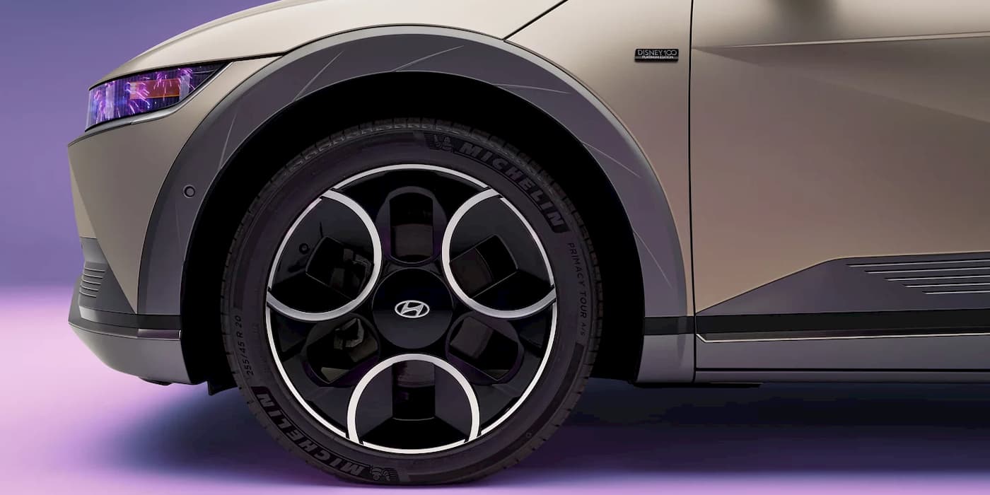 Jantes Mickey et animations poudre de fée, Hyundai lance une Ioniq 5 ...
