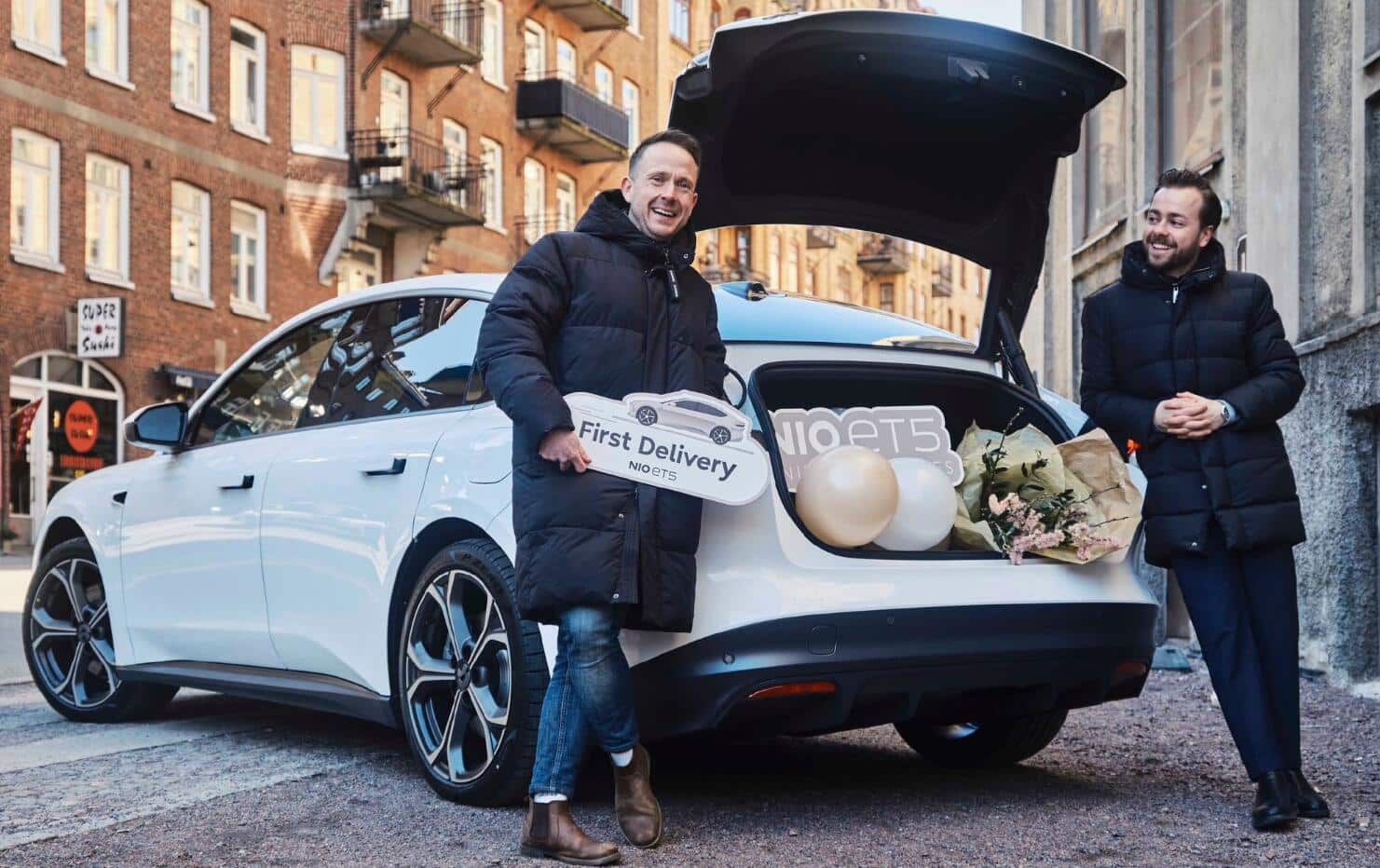 Nio ET5 : premières livraisons de la berline électrique en Europe avant ...