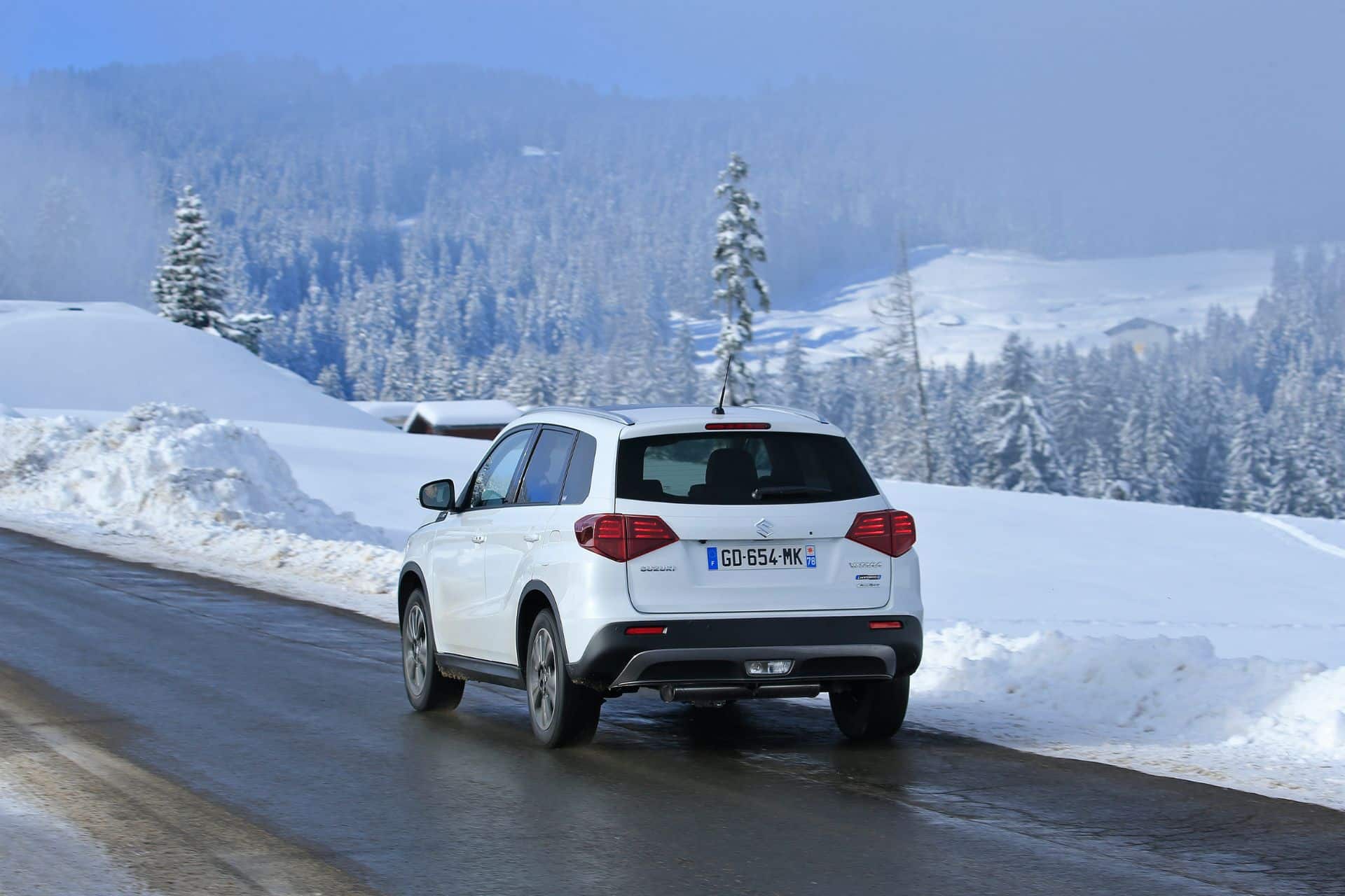 Suzuki Vitara hybride : batterie, consommation, performances, prix