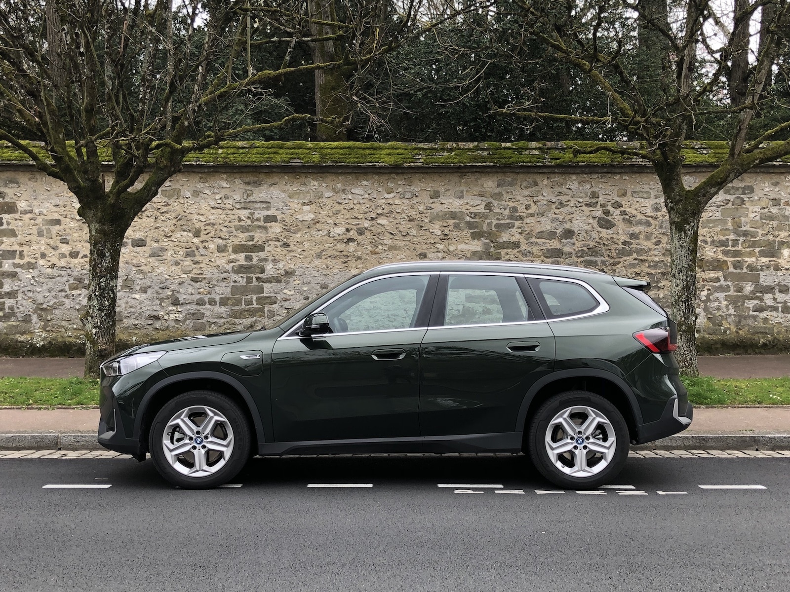 Essai - BMW X1 xDrive 25e : un SUV hybride rechargeable cher mais à l ...