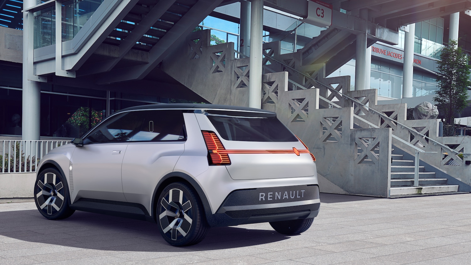 Renault : la R5 électrique aura sa série spéciale Roland Garros