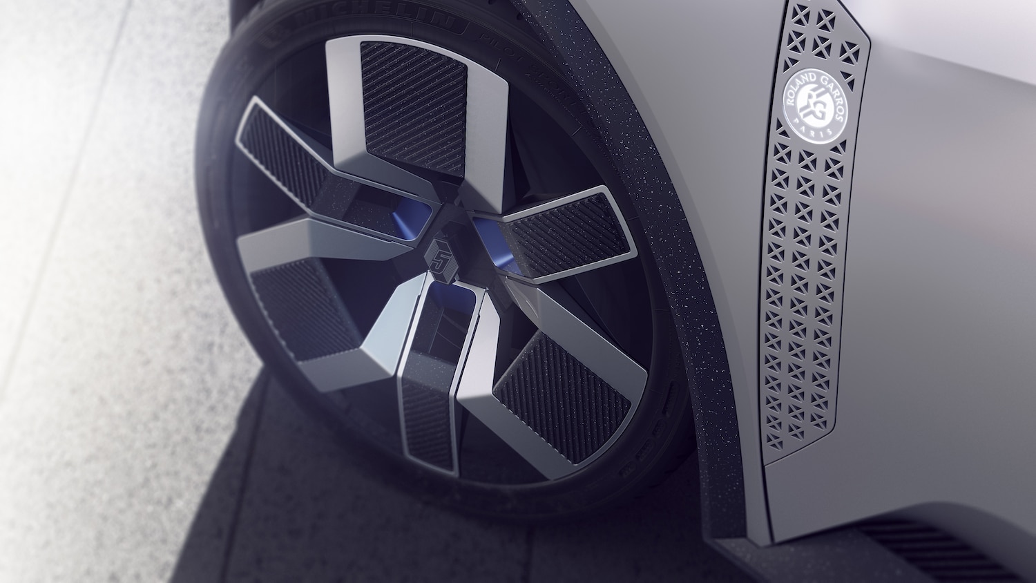 Renault : la R5 électrique aura sa série spéciale Roland Garros