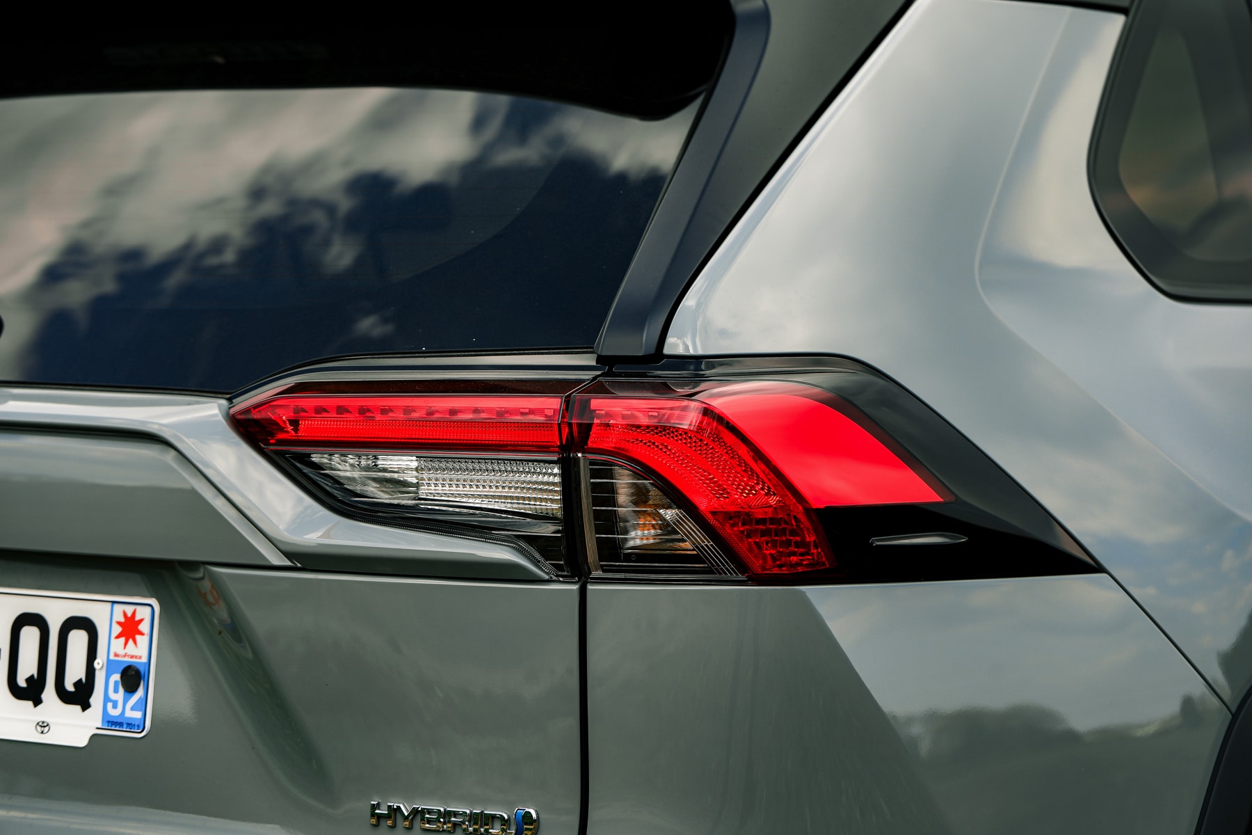 Toyota RAV4 Trail 2023 : ESSAI du SUV hybride au style aventurier