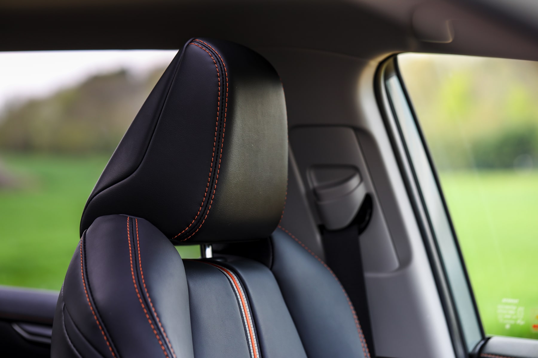 Toyota RAV4 Trail 2023 : ESSAI du SUV hybride au style aventurier