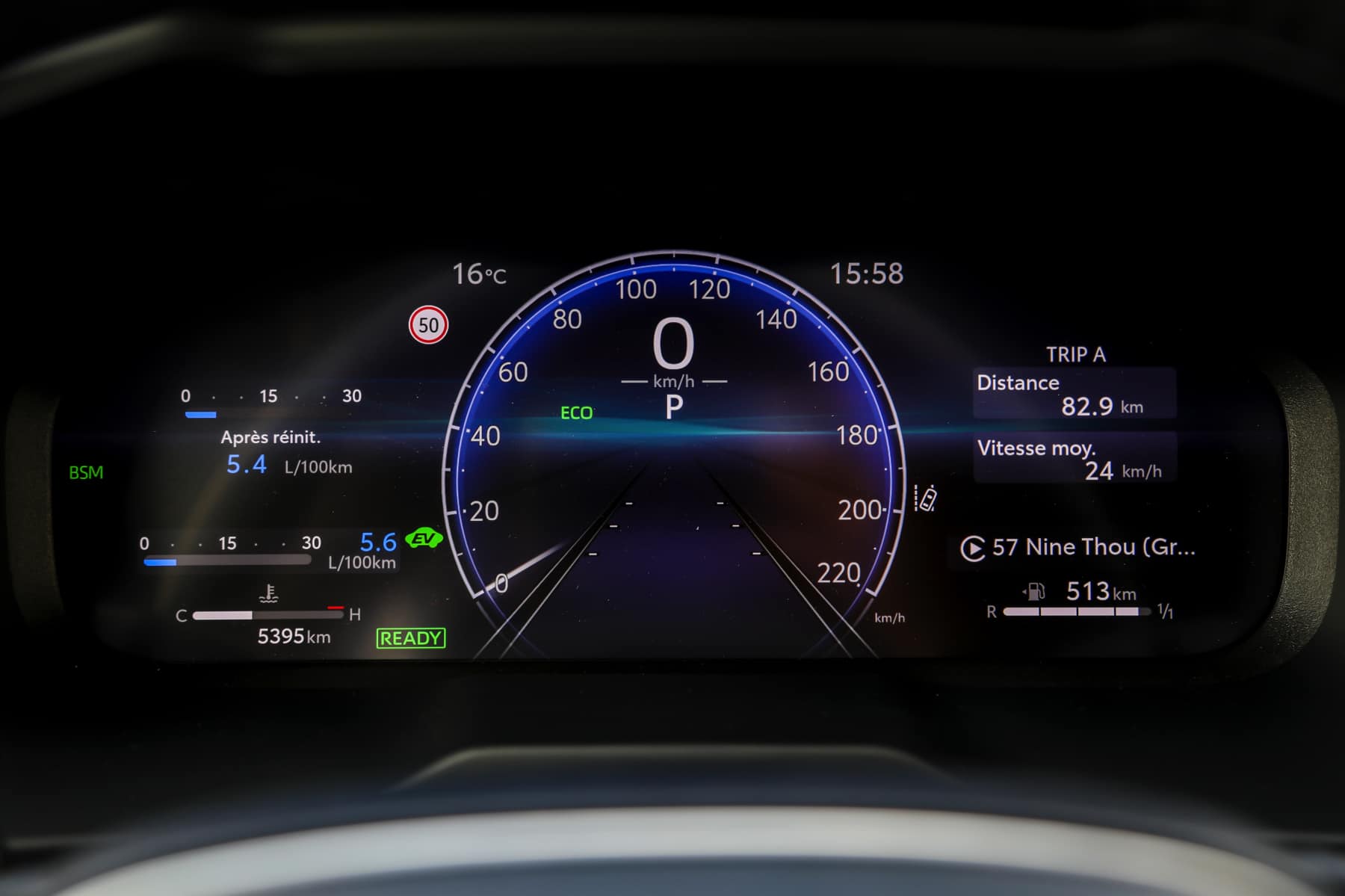 Toyota RAV4 Trail 2023 : ESSAI du SUV hybride au style aventurier