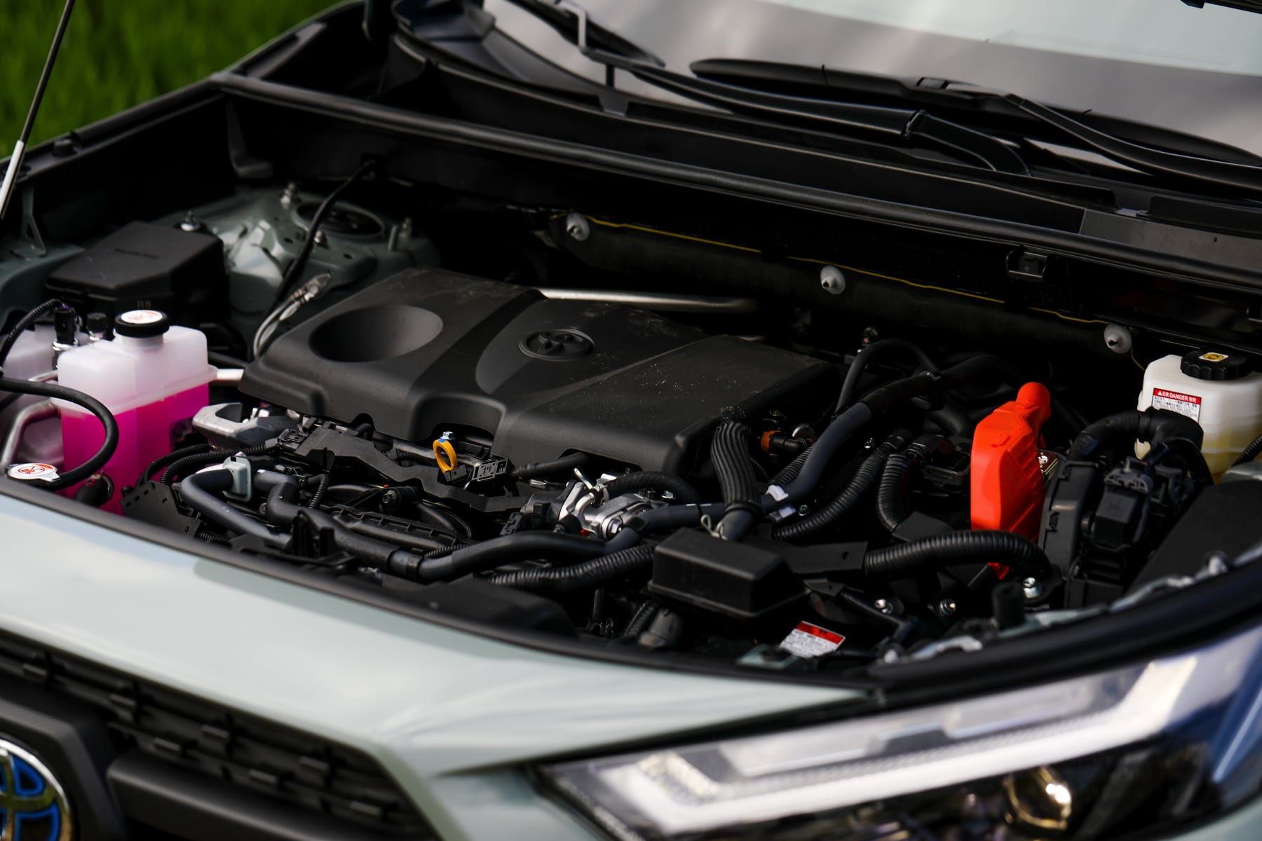 Toyota RAV4 Trail 2023 : ESSAI du SUV hybride au style aventurier