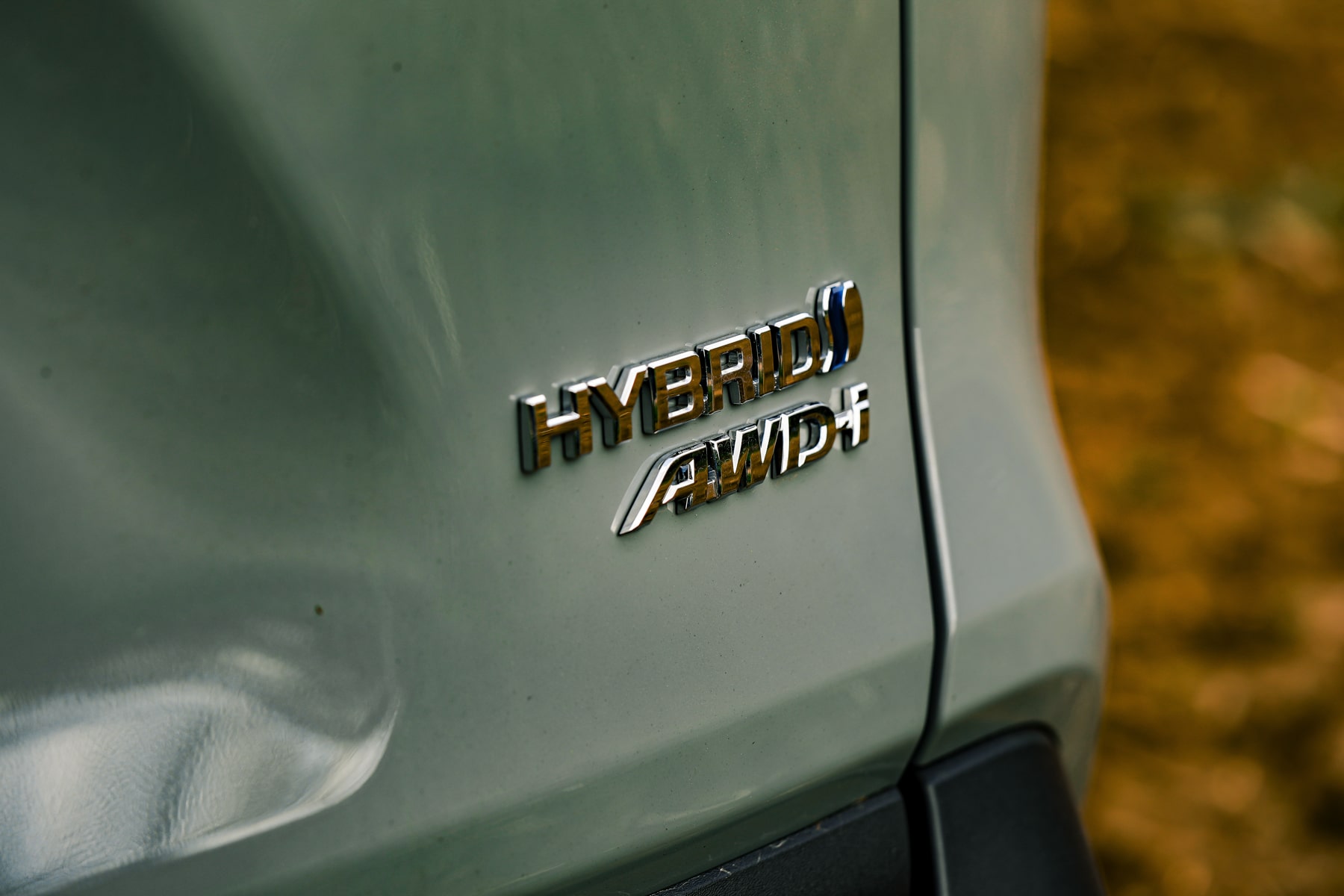 Toyota RAV4 Trail 2023 : ESSAI du SUV hybride au style aventurier