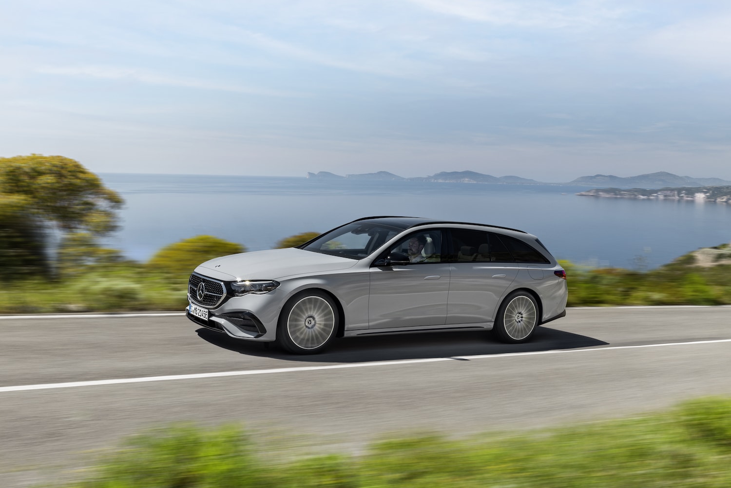 Nouvelle Mercedes Classe E break hybride rechargeable : grande ...
