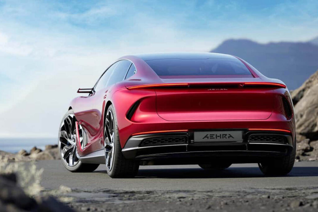 Aehra Sedan : la berline électrique de tous les surperlatifs
