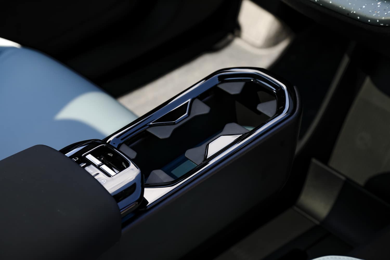 Volvo EX30 : à bord du nouveau petit SUV suédois 100% électrique