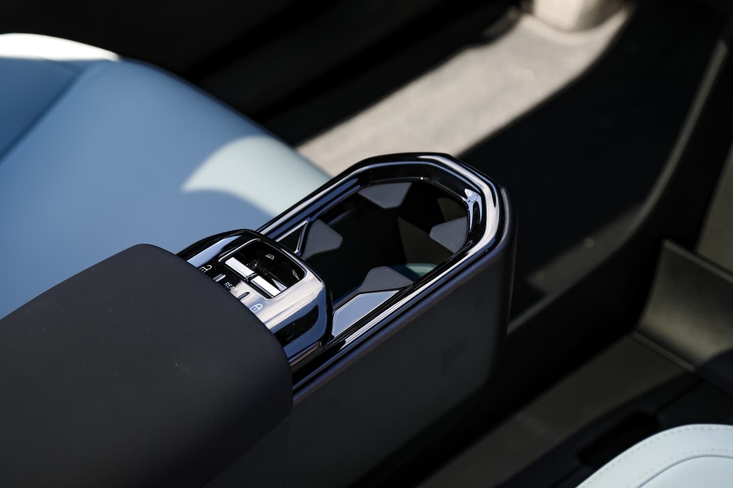 Volvo EX30 : à bord du nouveau petit SUV suédois 100% électrique