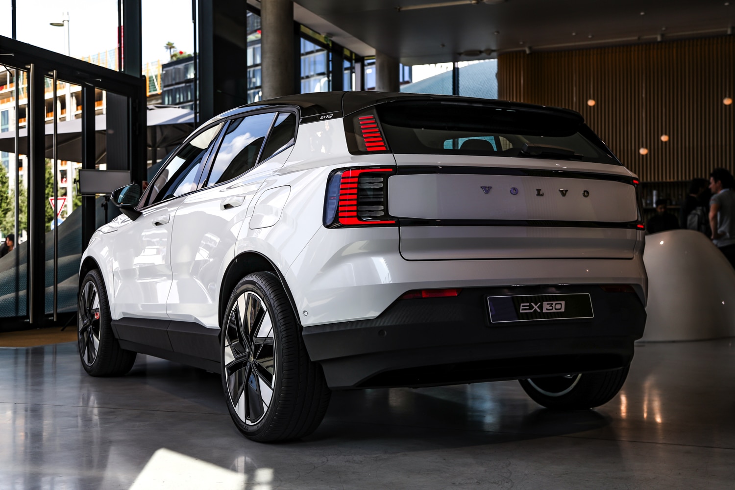 Volvo EX30 : à bord du nouveau petit SUV suédois 100% électrique