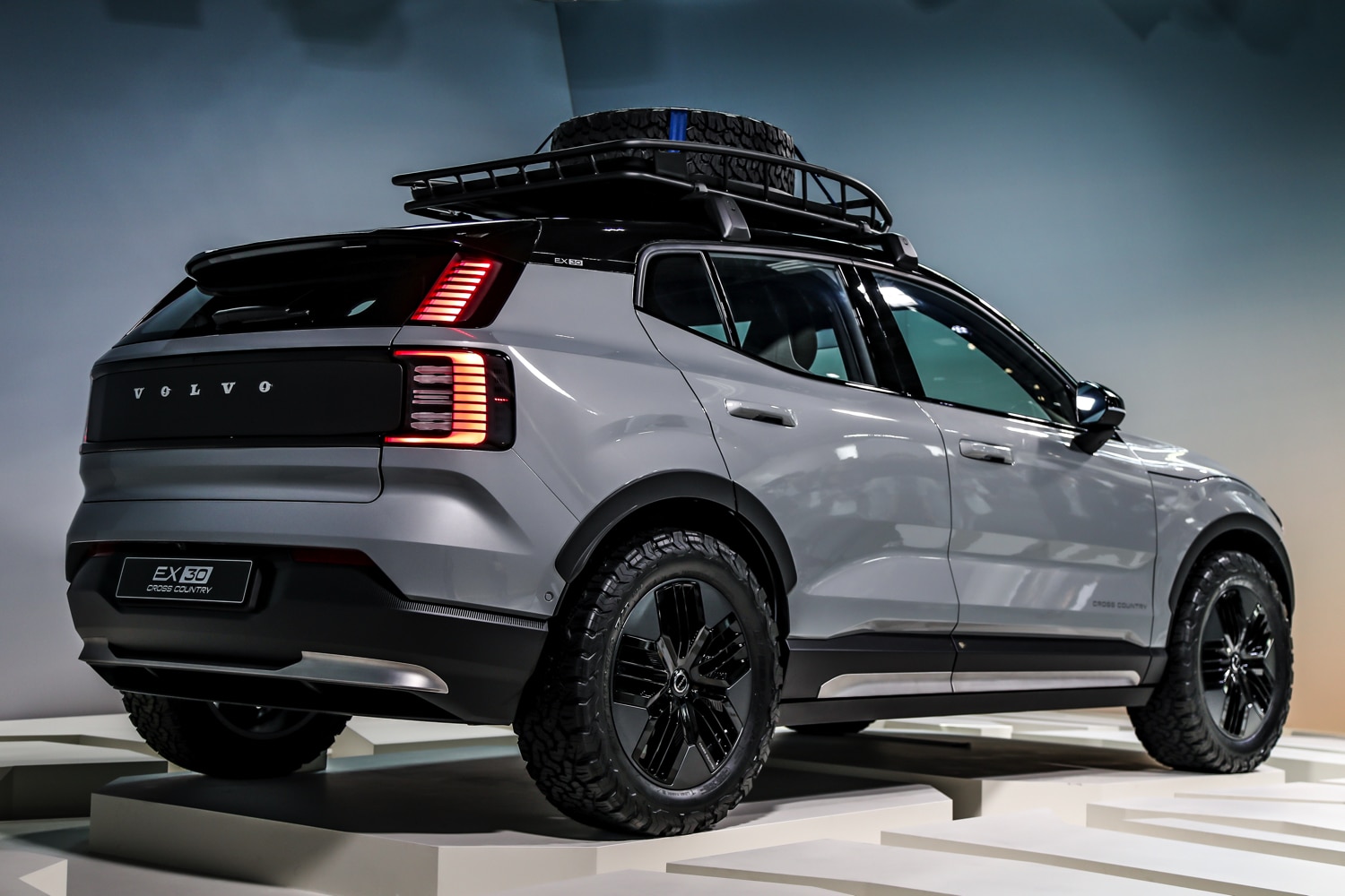 Volvo EX30 Cross Country : découverte en images du SUV off-road